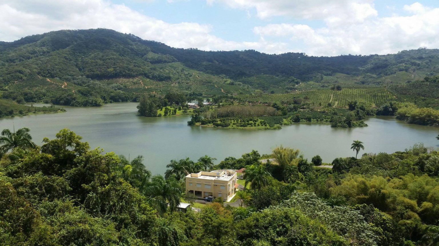 Lago Guayo Lares, Puerto Rico - Descubra Puerto Rico