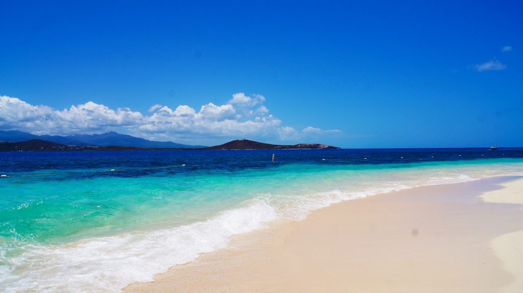 Playa de Icacos - Descubra Puerto Rico